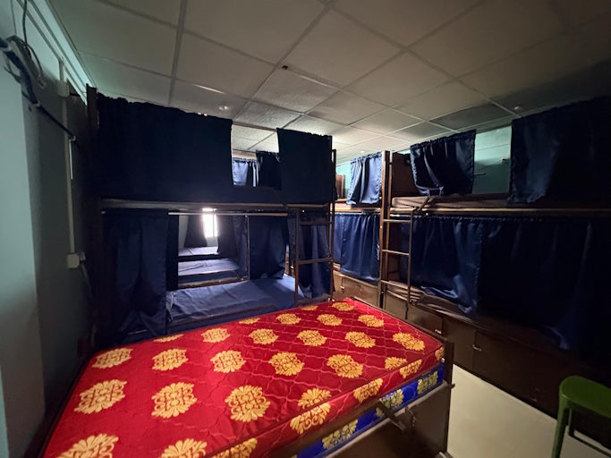 Rest And Roam Lodge